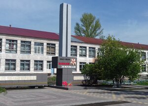 Участникам Великой Отечественной войны (Volgograd Region, Kikvidzenskiy rayon, khutor Yezhovka), anıt, heykel  Volgogradskaya oblastından