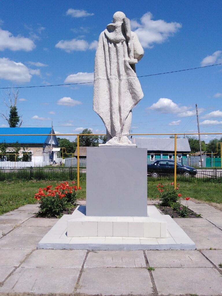 Anıt, heykel Воинам-землякам, погибшим в годы Великой Отечественной войны, Samarskaya oblastı, foto