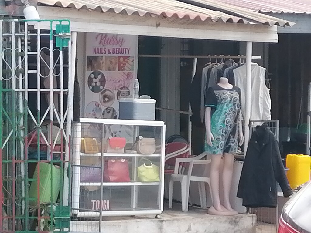 Güzellik salonu Klassy Nails and Beauty, Dünya, foto