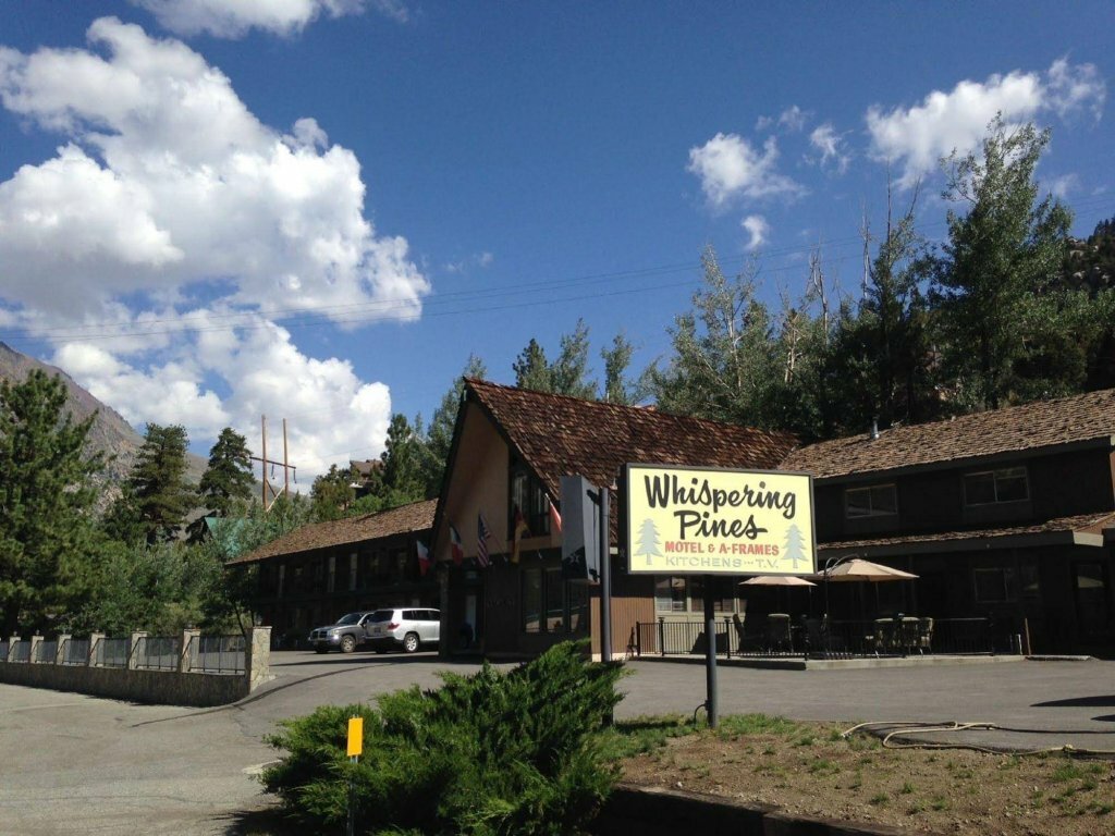 Otel Whispering Pines, Kaliforniya Eyaleti, foto