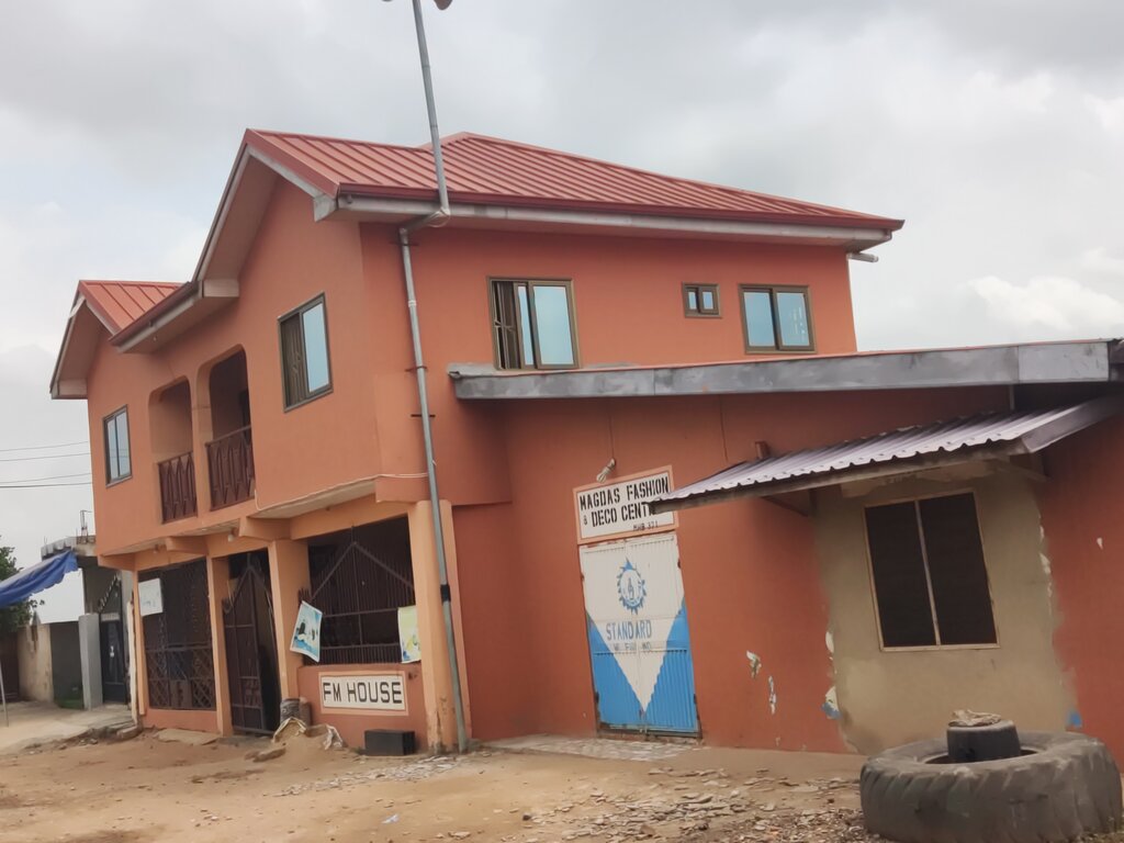 Giyim mağazası Magdas Fashion, Deco & Catering Services, Dünya, foto