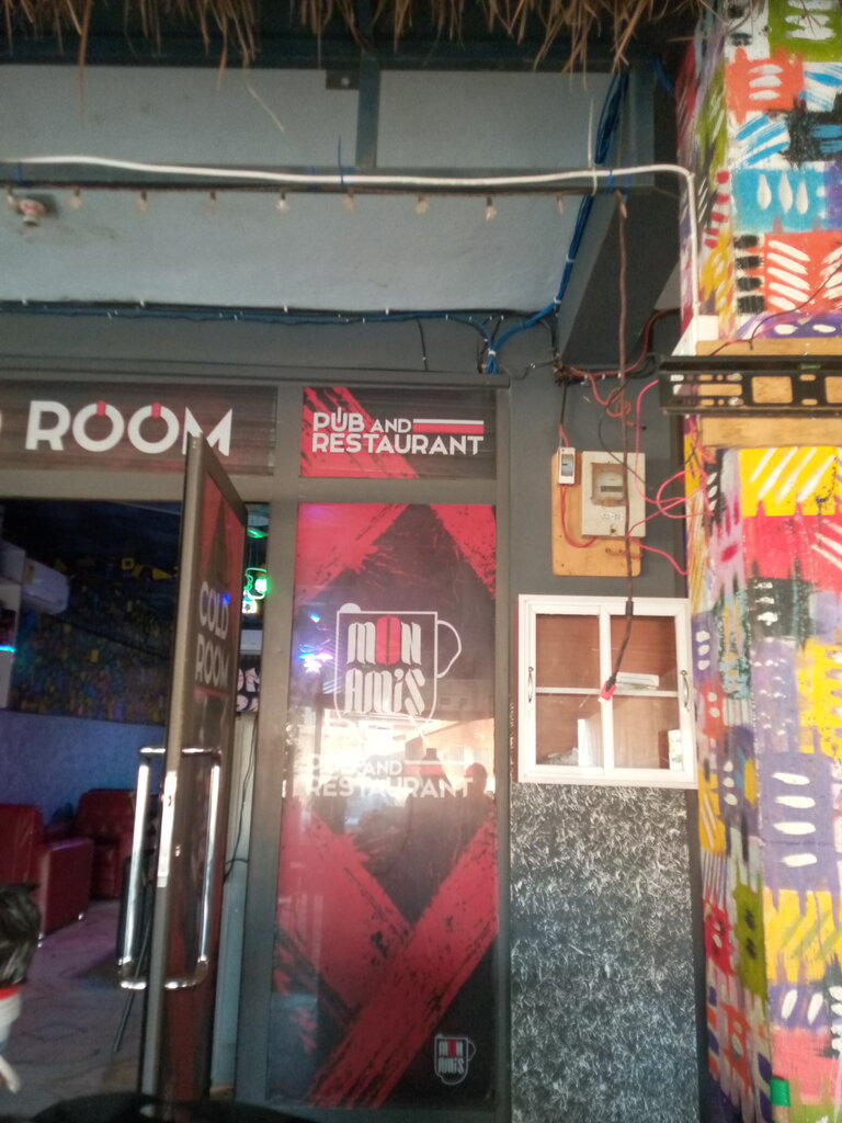 Restoran Mon amis pub and restaurant, Dünya, foto