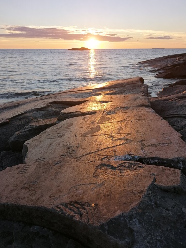 Turistik yerler Petroglyphs, Karelya, foto