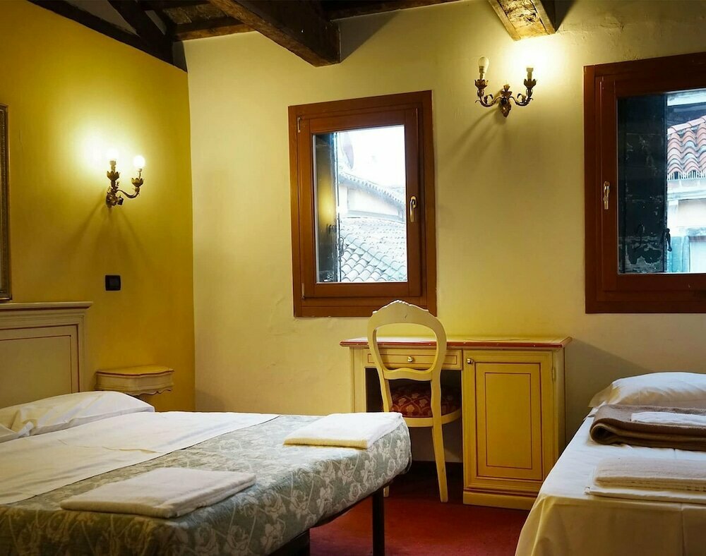 Otel Ai Boteri, Venedik, foto