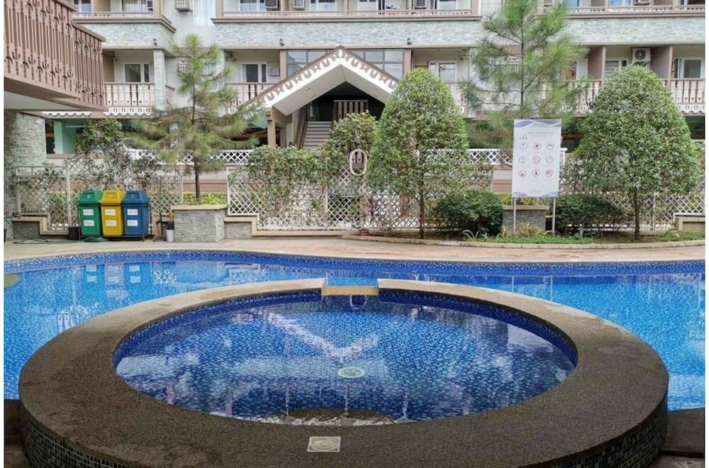 Otel SweetSuites at Pine Crest New Manila, Quezon Şehri, foto