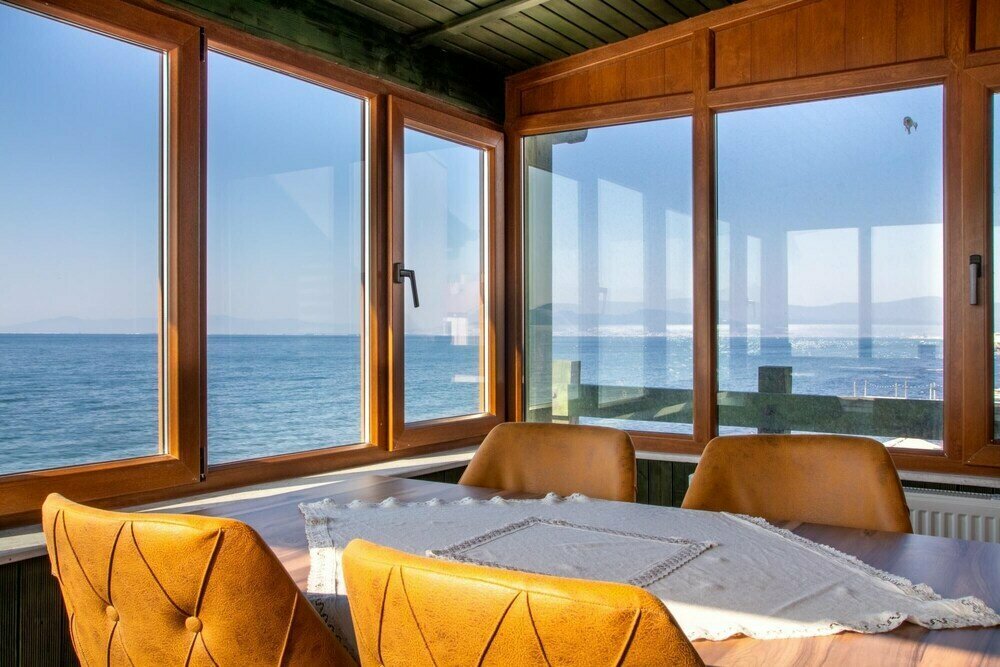 Kısa süreli konaklama Urla'da Plaja 3 Dakika Mesafede Şömineli Teraslı Daire, Urla, foto