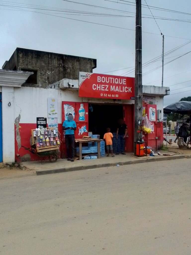 Süpermarket Chez Malick, Abican, foto