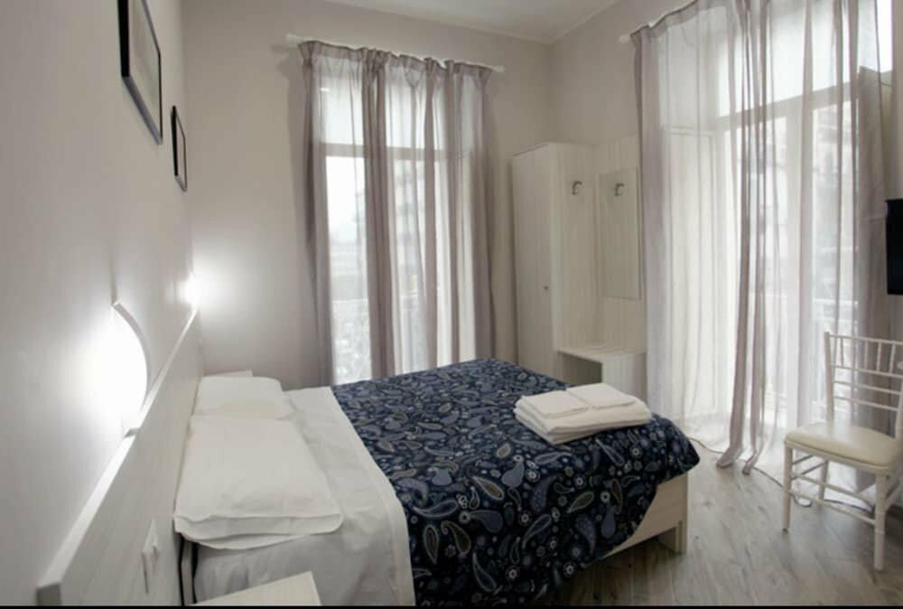Otel B&b alla Ferrovia, Napoli, foto