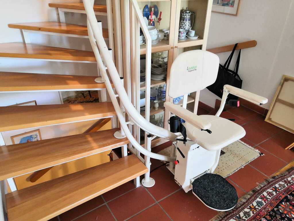 Asansörler, asansör ekipmanları Rüdiger Schmitt Treppenlifte GmbH, Baden‑Wurttemberg, foto