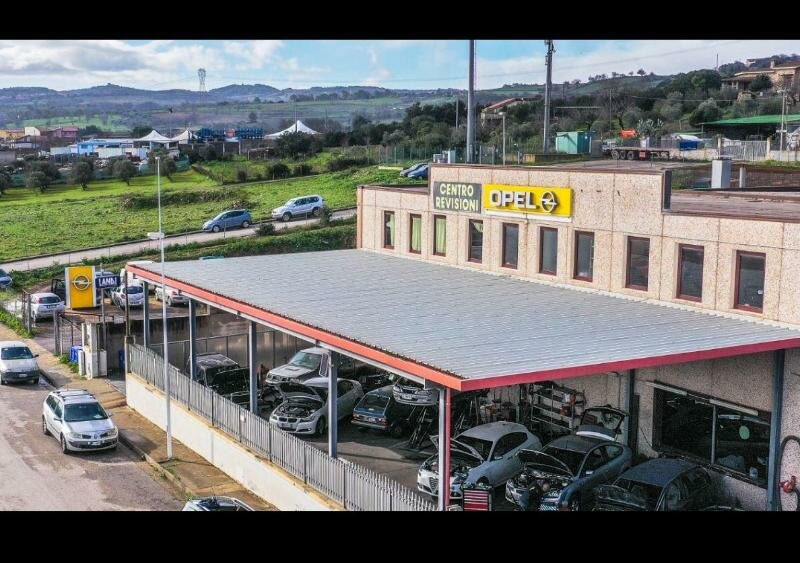 Oto aksesuarları Autofficina Centro Revisioni Orrù, Sardunya, foto