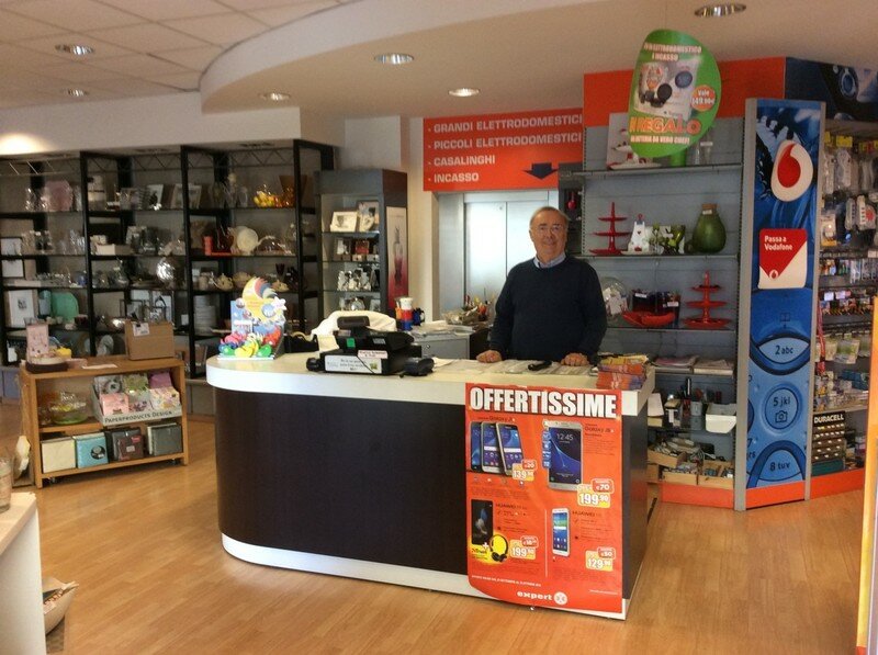 Beyaz eşya servisleri Barteselli Elettrodomestici - Expert City, Lombardiya, foto