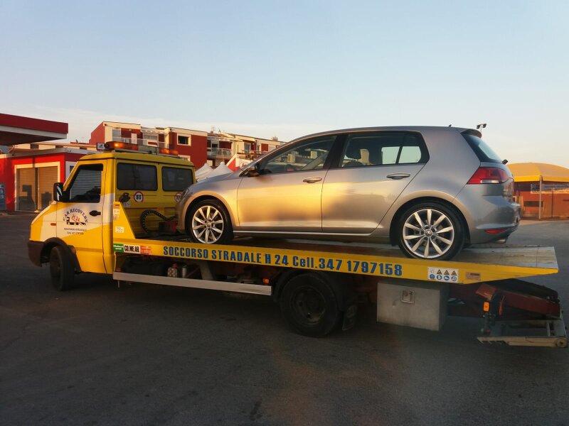 Çekici hizmeti Car Recovery carrattrezzi e assistenza stradale, Sardunya, foto