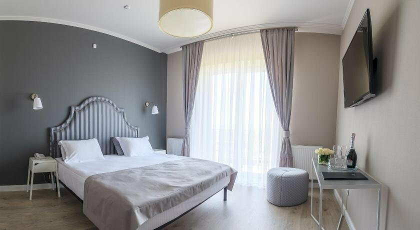 Otel Rivoli Hotel, Çernivtsi, foto