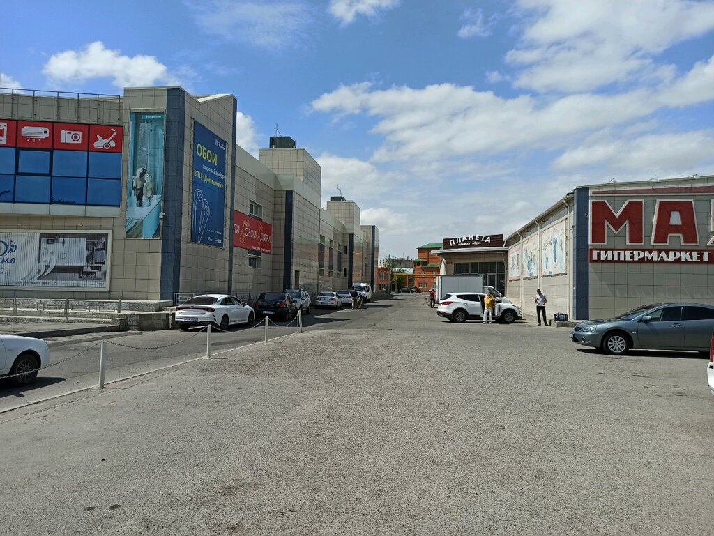 Otoparklar Parking lot, Astrahan, foto