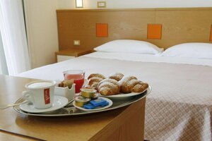 Hotel Ridolfi (Emilia-Romagna, Ravenna, Cervia, Via Anello del Pino, 18), otel
