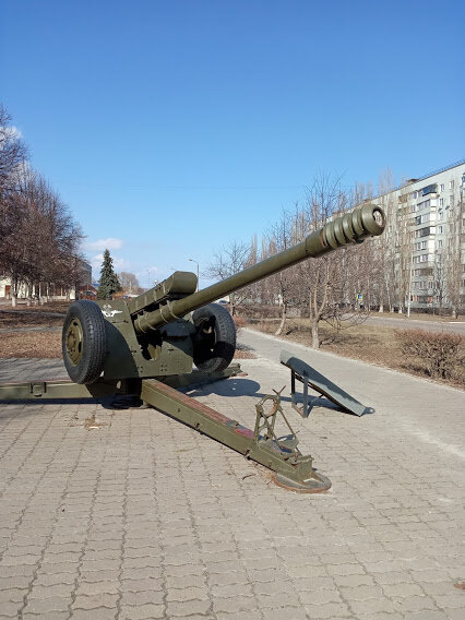 Teknoloji anıtı 122-мм гаубица Д-30 образца 1960 года, Kurçatov, foto