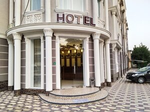 Orient Grand (Imam at-Termiziy Street No:44), otel  Taşkent'ten