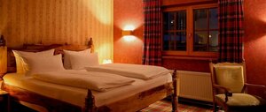 Wellnesshotel Seeschlößchen (Brandenburg, Oberspreewald-Lausitz, Buchwalder Straße, 77), otel  Senftenberg'den