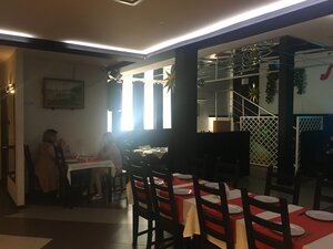 Mangal House (ulitsa Bolotova No:2А, Aleksin), kafe  Aleksin'den