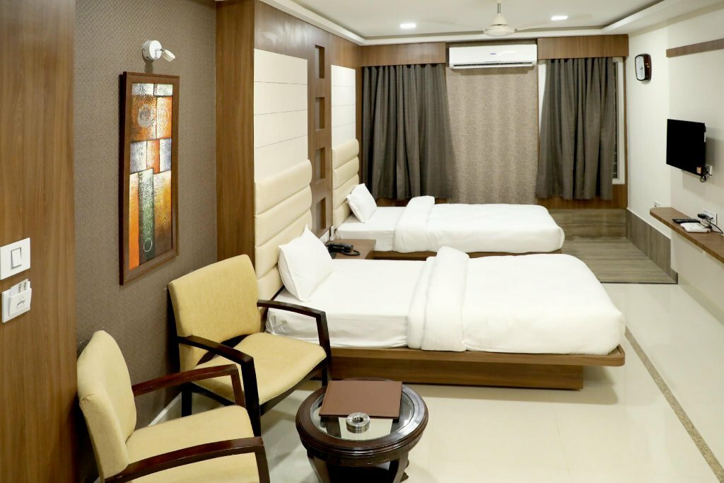 Otel FabHotel Anmol's Classic Napier Town, Jabalpur, foto