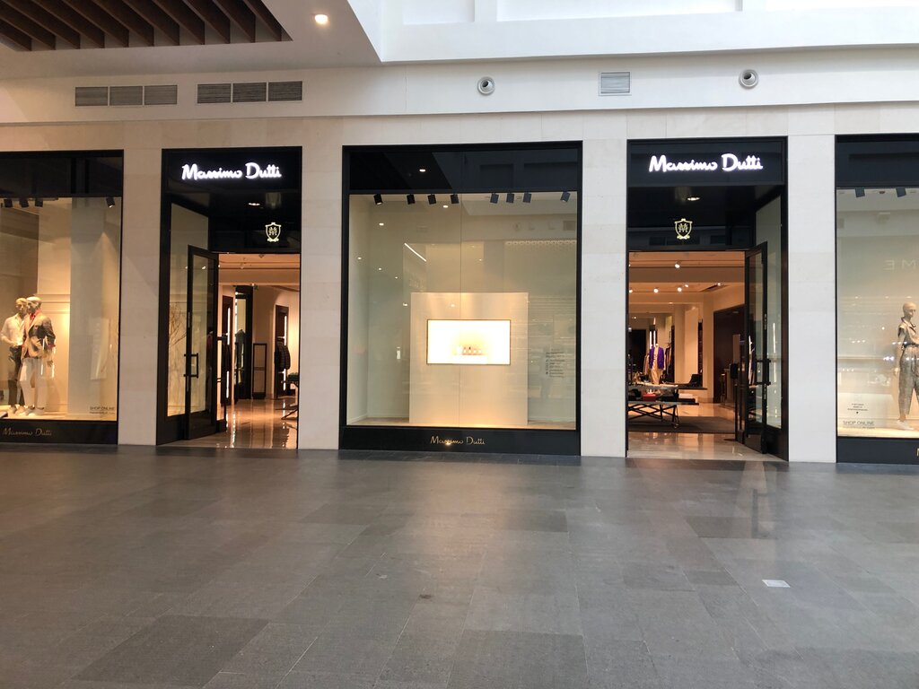 Giyim mağazası Massimo Dutti, Moskova ve Moskovskaya oblastı, foto