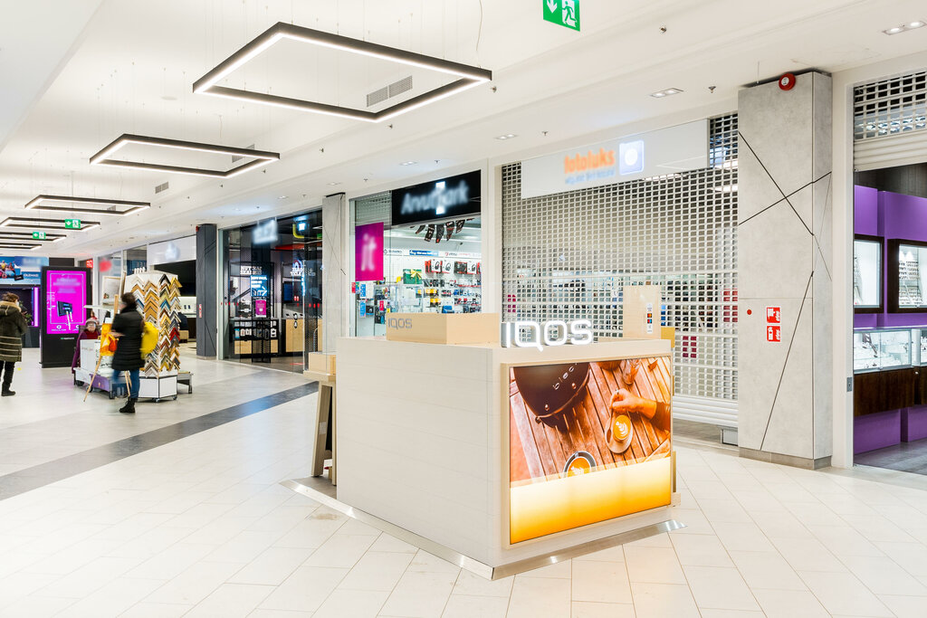 Tütün, sigara mağazaları Iqos Pop-up, Tallin, foto