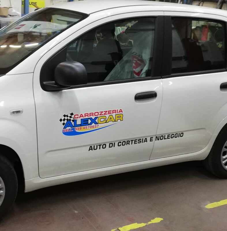 Otomobil servisi Alexcar Carrozzeria, Sicilya, foto