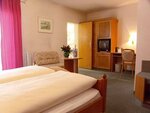 Roter Löwe (Baden-Württemberg, Alb-Donau-Kreis, Blaustein, Ulm, Ulmergasse), otel  Ulm'dan