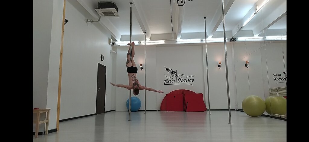 Dans okulları R&k pole studio, Moskova, foto