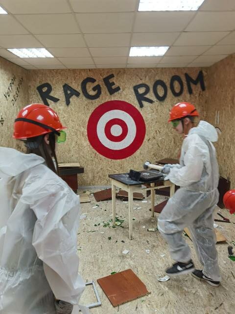 Kaçış oyunları merkezleri Rage room Fury, Tver, foto