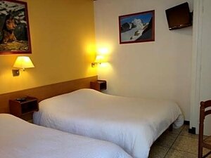 Hotel Sandra (Auvergne-Rhône-Alpes, Isère, Vizille), otel