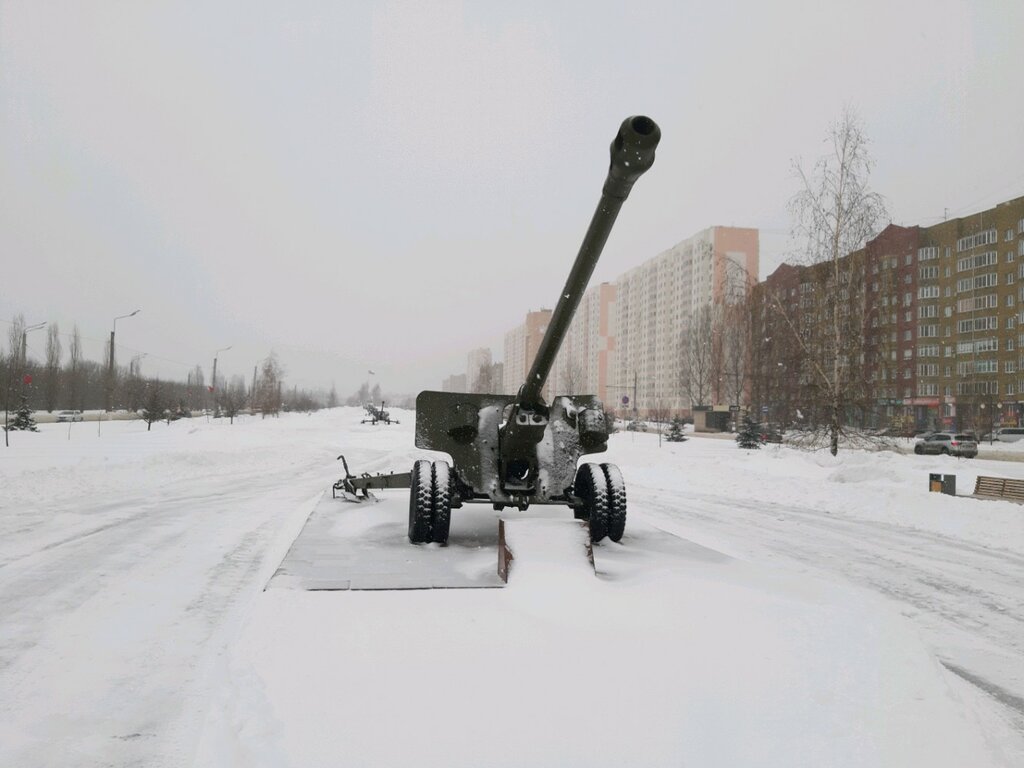 Teknoloji anıtı 100-мм полевая пушка БС-3 образца 1944 года, Kursk, foto