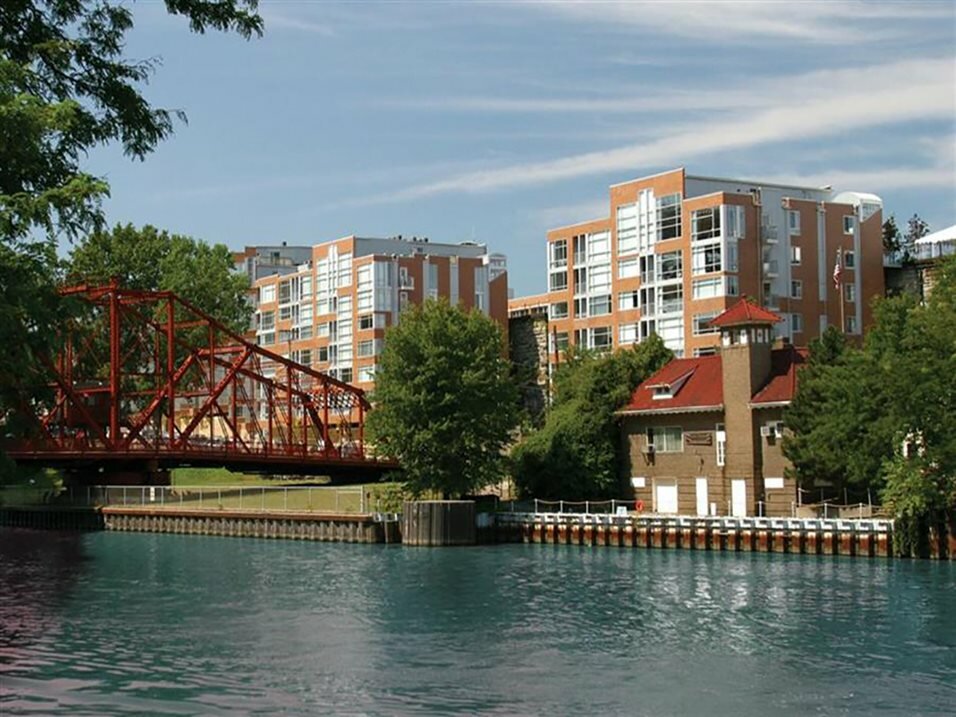 Emlak ofisi Stonebridge Waterfront, Cleveland, foto