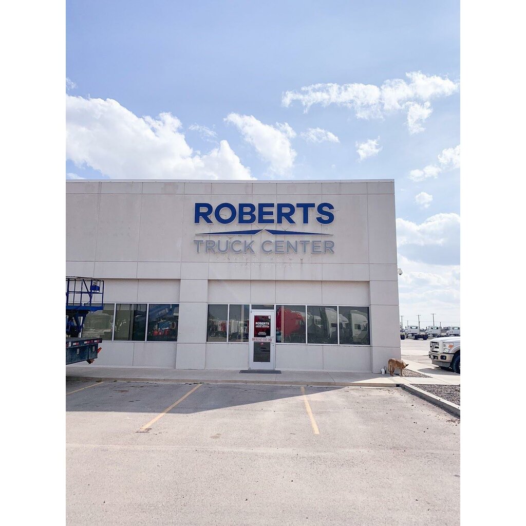 Kamyon ve ağır vasıta satış ve servis firmaları Roberts Truck Center, Odessa, foto