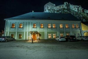 Kuria Beckov Penzion (Nové Mesto nad Váhom, Beckov), otel  Dünya'dan