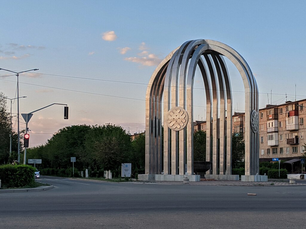 Anıt, heykel Mangilik El Monument, Setbayev (Satpayev), foto