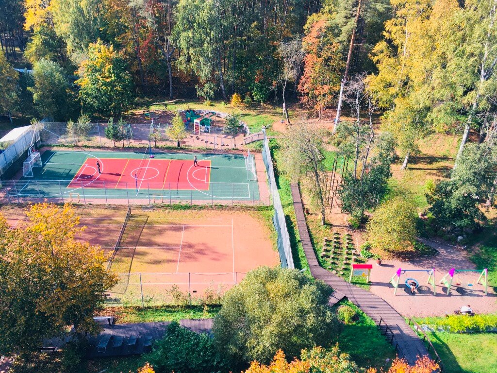 Spor alanı Futbolnaya ploshchadka, Zelenogorsk, foto