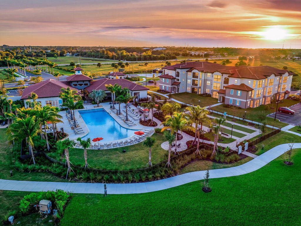 Emlak ofisi Treviso Grand Apartments, Florida Eyaleti, foto