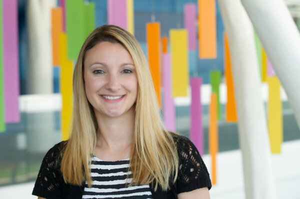 Plastik cerrahi klinikleri Ashley Valentine, Pa-c, Ohio Eyaleti, foto