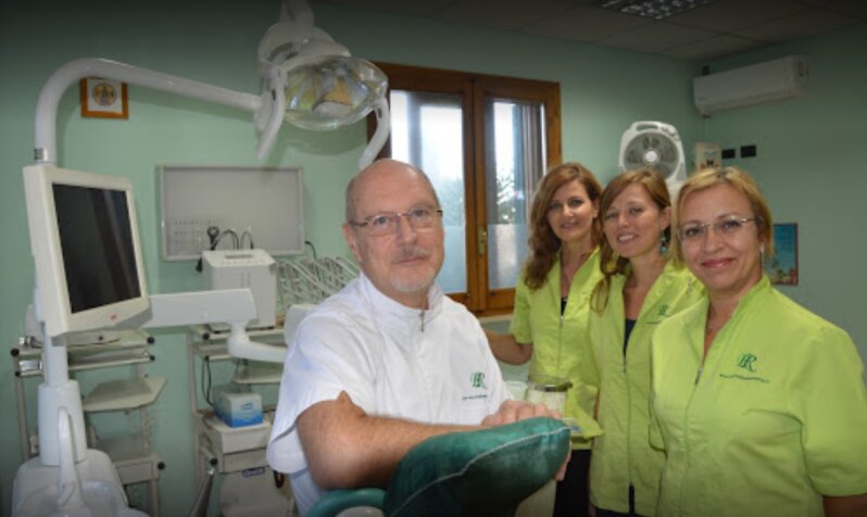 Özel ağız ve diş sağlığı klinikleri ve muayenehaneleri Studio Odontoiatrico Resci, , foto