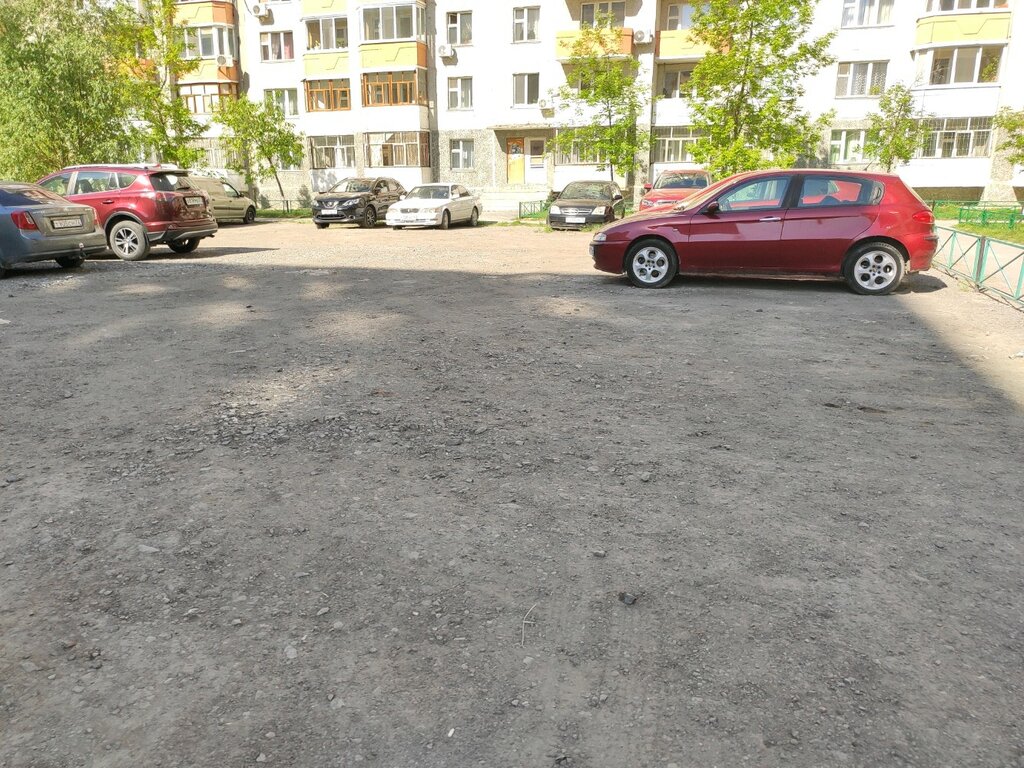 Otoparklar Parking lot, Tiumen, foto