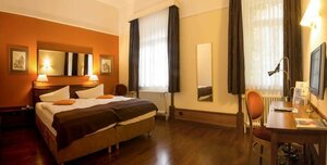 Hotel Domhof (Bauhof No:3, Speyer), otel  Speyer'den