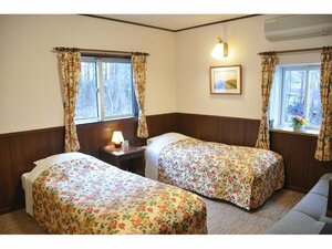 Healing Inn White Pension (Fukushima Prefecture, Yama District, Inawashiro), otel
