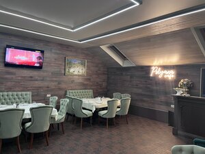 Поляна (Novoye shosse No:60А, mikrorayon Paveltsevo, Dolgoprudny), kafe  Dolgoprudny'den