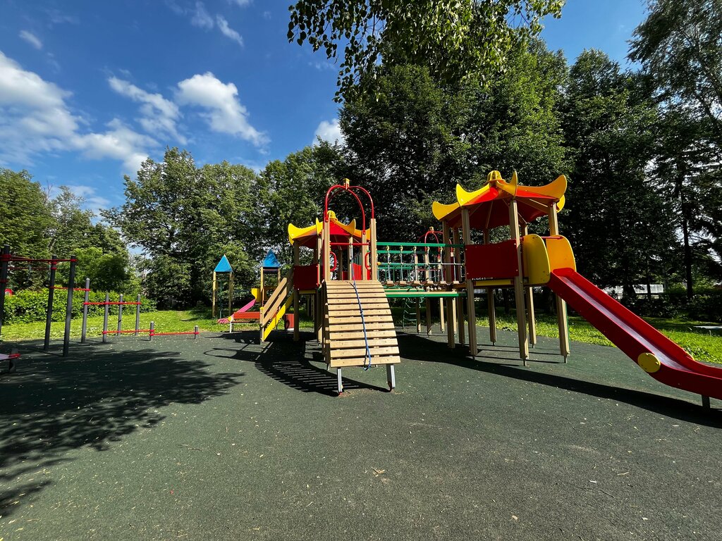 Oyun alanı Playground, Yaroslavskaya oblastı, foto