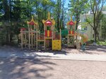 Playground (Leningrad Region, Slantsy, posyolok Bolshiye Luchki), oyun alanı  Slantsy'den