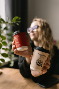 Bravos coffee & tea (Karla Marksa Street No:37), kahve dükkanları  Çaykovski'den