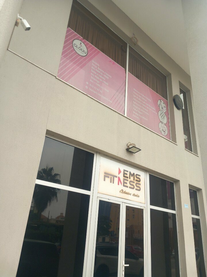 Spor ve jimnastik salonları EMS Fitness, Loanda, foto