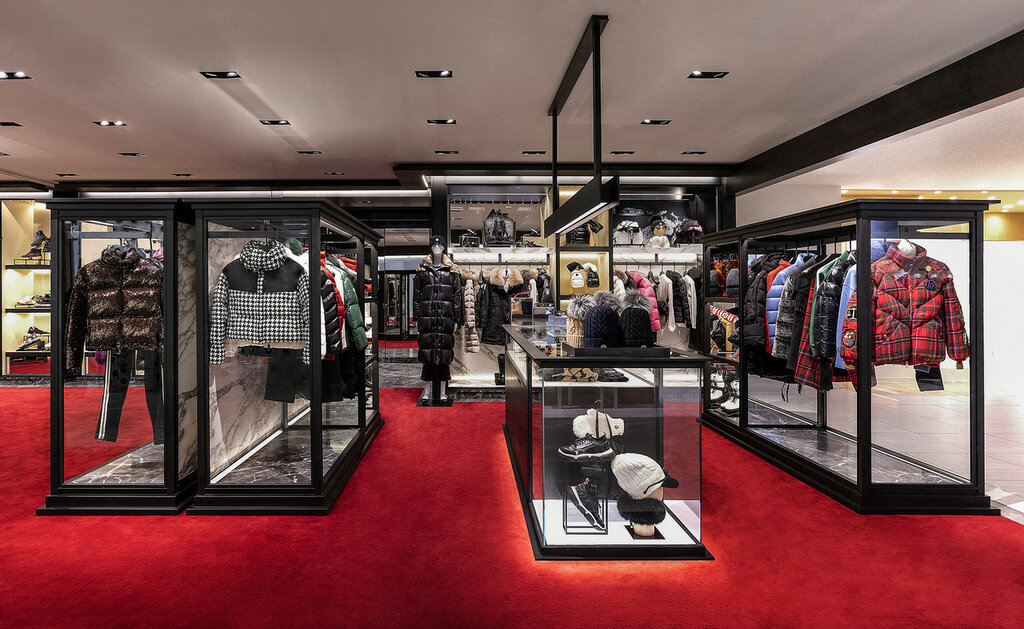 Giyim mağazası Moncler, Kyoto, foto
