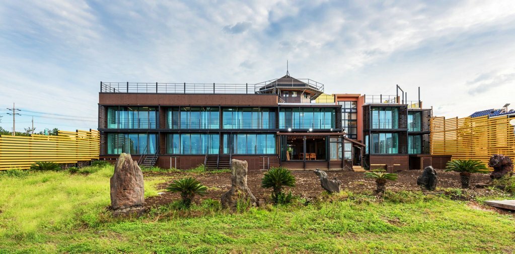 Otel Castle Pool Resort, Dünya, foto